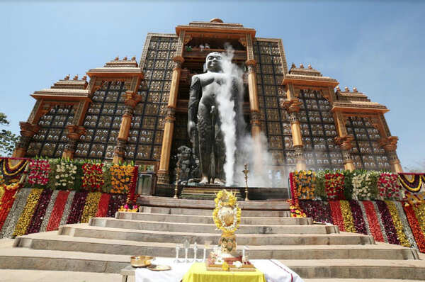 Lord Bahubali: Karnataka: Curtains come down on 3-day anointment ...