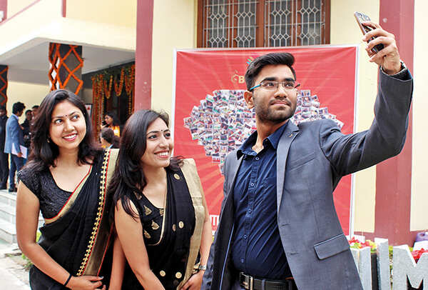 Nostalgia grips these BHU pass-outs | Events Movie News - Times of India