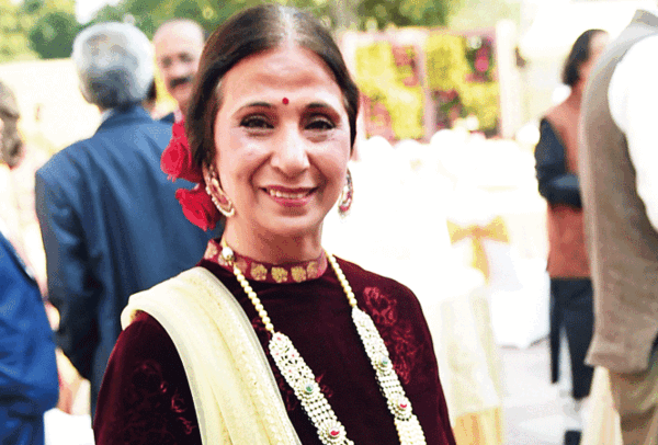 Bhavana Reddy, daughter of Raja Radha and Kaushalya Reddy, ties the ...