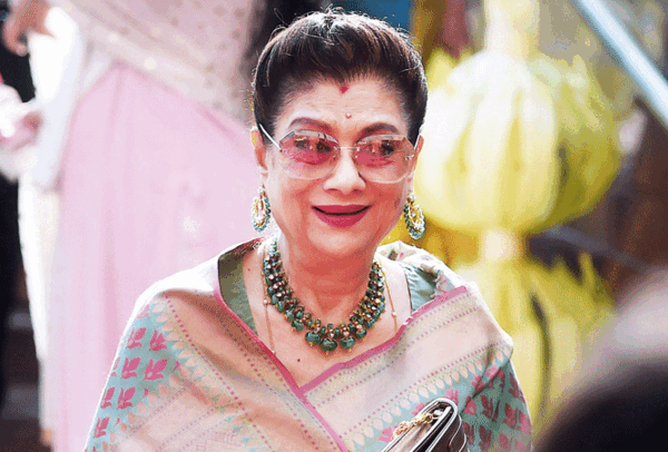 Bhavana Reddy, daughter of Raja Radha and Kaushalya Reddy, ties the ...