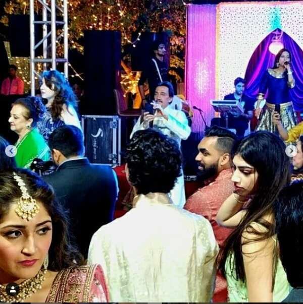 Preety Bhalla sings at the pre-wedding bash of Arya and Sayyeshaa ...