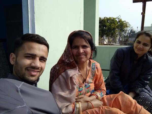 Deepak Bhoria: Deepak Bhoria: From 'newspaper wala' to international ...