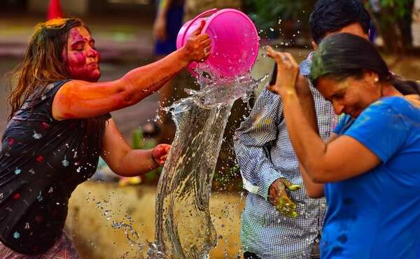Holi: Beware of these colours, doctors warn | India News - The Times of ...