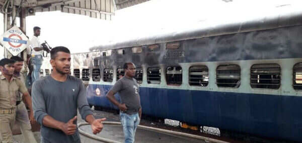 Tapaswini Express Fire: Fire breaks out in Tapaswini Express at Puri ...