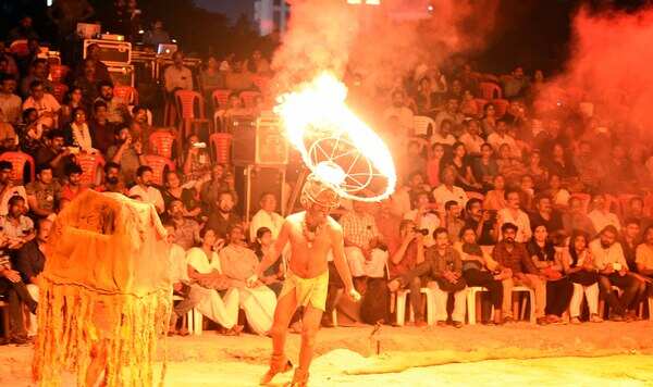 Malayalam Drama Kurathi: When Kurathi Hidumbi came from the forest to a ...