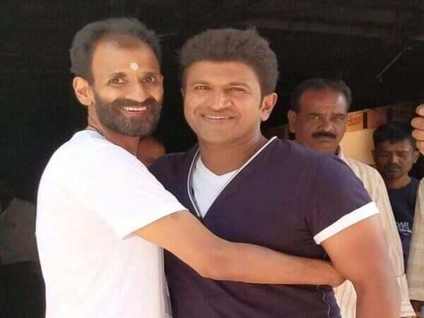 Puneeth Rajkumar has a special guest on the set of Yuvarathnaa ...