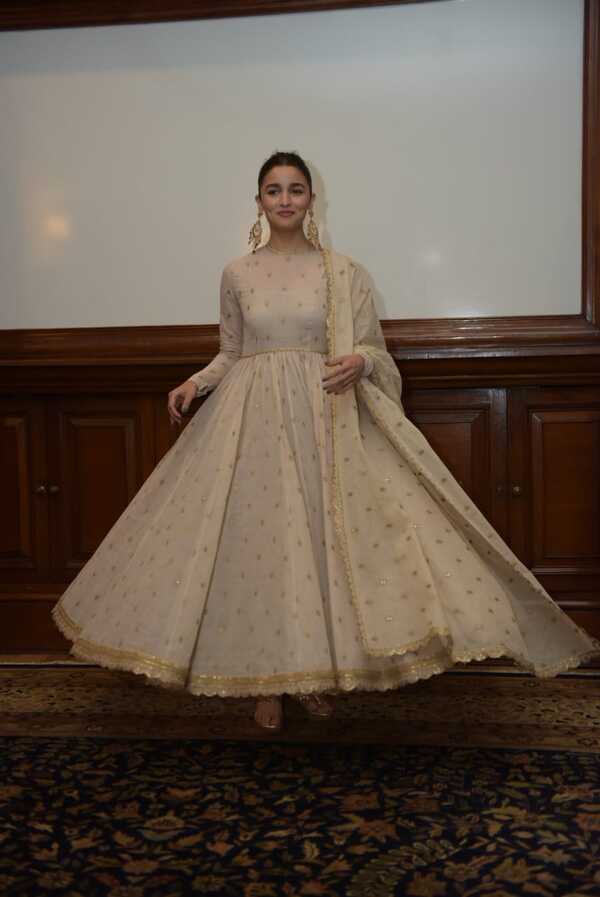15 Most Gorgeous Ethnic Outfits Alia Bhatt Wore For 'Kalank' Promotions ...