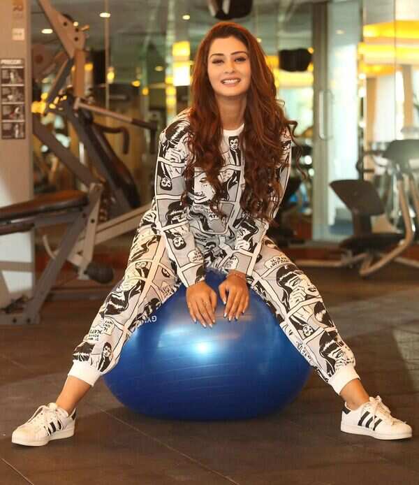 Payal Rajput’s hot poses from the gym are too cute to be missed ...
