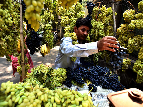 At 1.4 lakh tonnes, Nashik grape exports hit all-time high | Nashik ...