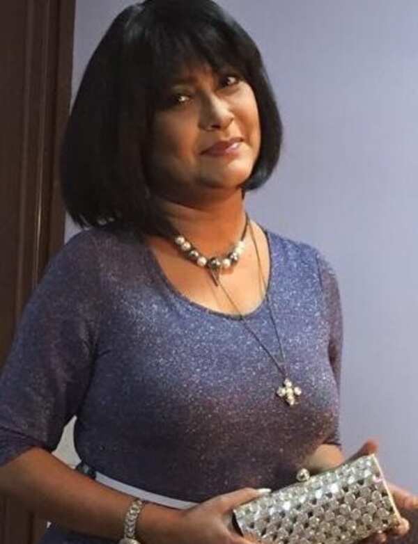 A peek into the real lives of TV moms - Times of India