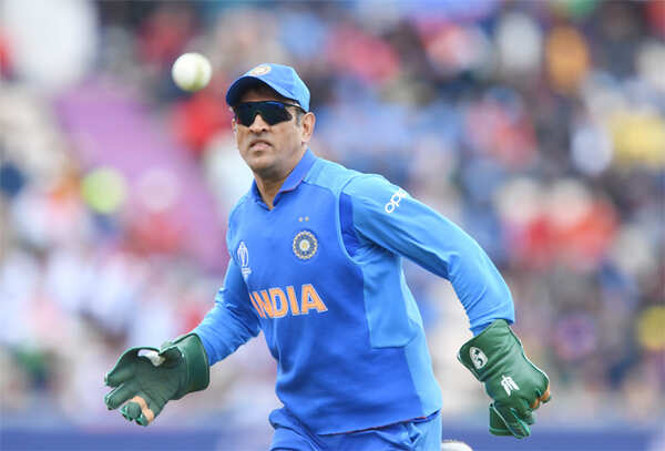 ICC World Cup 2019: Sports fraternity supports MS Dhoni in glove ...