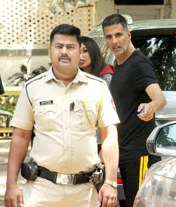 'Sooryavanshi': Akshay Kumar snapped in his 'salt and pepper' look in ...