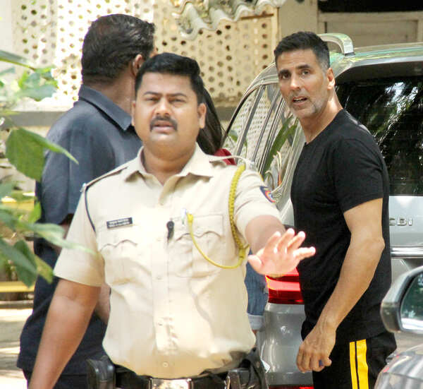 'Sooryavanshi': Akshay Kumar snapped in his 'salt and pepper' look in ...