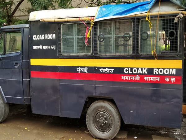 How Mumbai police van is helping US visa seekers | Mumbai News - Times ...