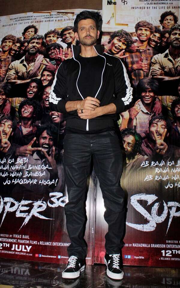 Photos: Hrithik Roshan, Mrunal Thakur, Palak Muchhal and more attend ...