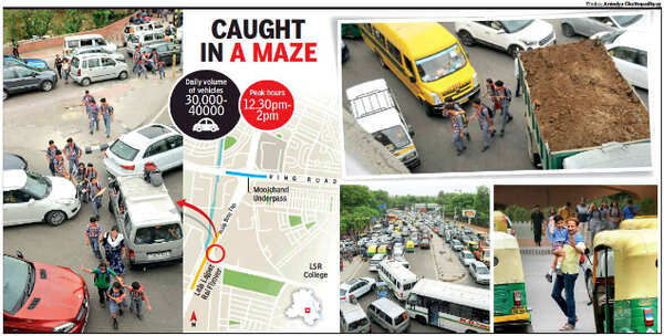 Free for all on Moolchand stretch putting schoolkids in harm’s way ...
