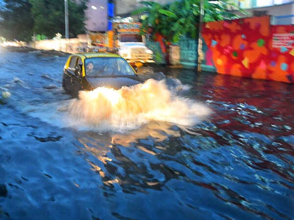 Heavy rains in Mumbai revive memories of July 26, 2005 fury | Mumbai ...