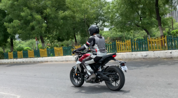 Honda Cb300r: Honda CB300R review: Retro cafe racer presents visual ...