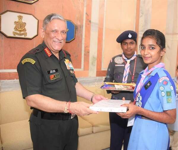 One lakh eco-friendly rakhis given to Army Chief for Raksha Bandhan ...