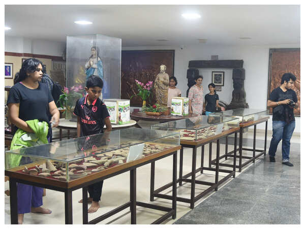 Discovering the secrets of streets of Santhome | Chennai News - Times ...