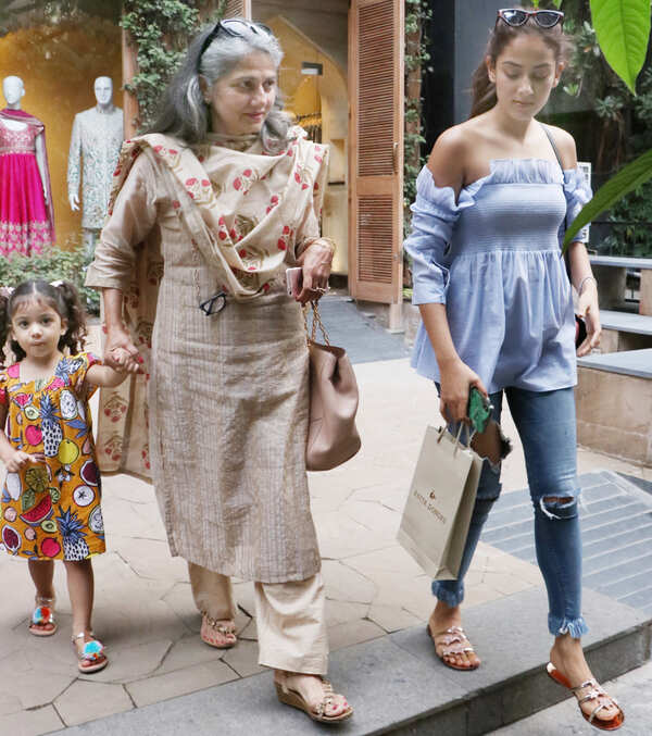 Watch: Misha Kapoor steps out with mother Mira and grandmother Bela ...