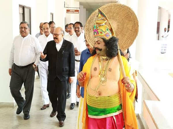 Onam 2019: Kerala high court's own Maveli | Kochi News - Times of India