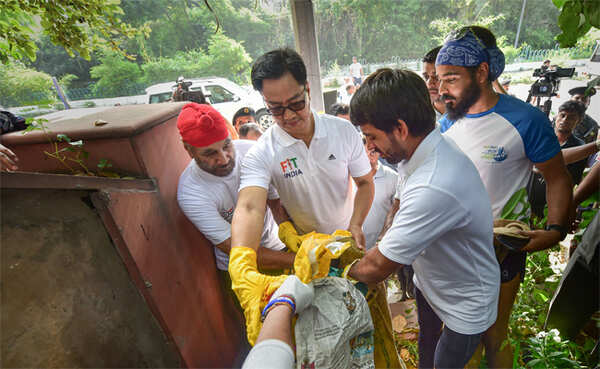 Sports Ministry organises Fit India Plog Run in a tribute to Mahatma ...