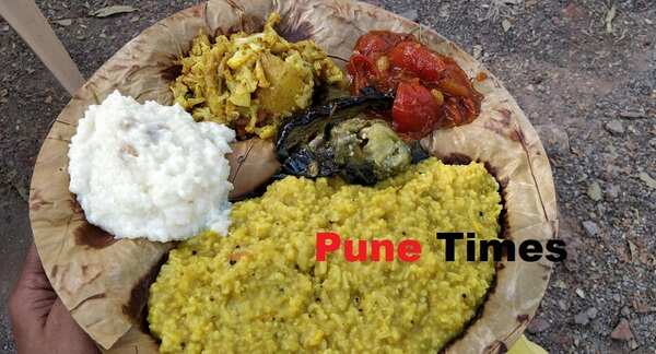 What’s Durga Pujo without a treat of Bhog Khichuri? - Times of India