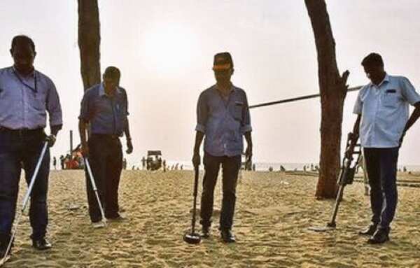 FACT CHECK: Unrelated images shared with photos of PM Modi plogging at ...