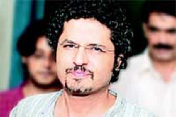 Kaizad Gustad, aide, cop held | Mumbai News - Times of India