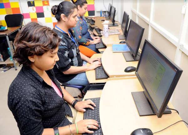 'Girls Who Code' to build the next-gen female coders - Times of India