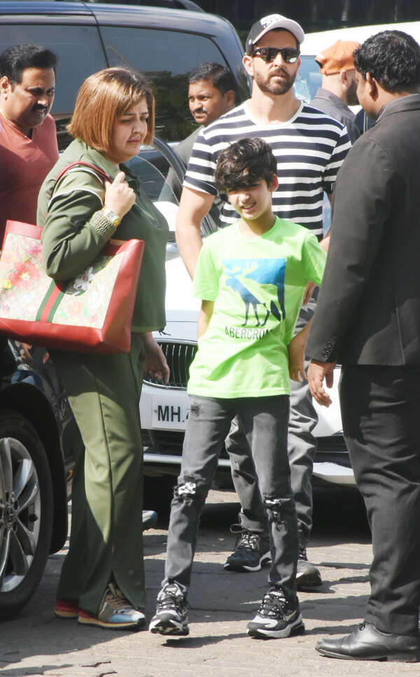 Photos: Hrithik Roshan papped with family at cousin Pashmina Roshan's ...