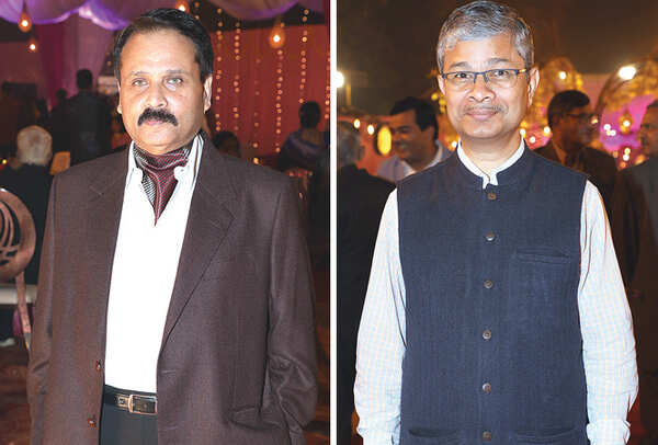 A fire show & chants of shlokas for this newlyweds’ entry | Events ...