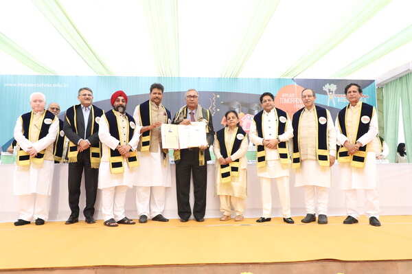 Manav Rachna applauds its future leaders in a grand Convocation ...