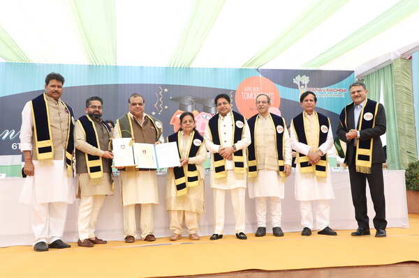 Manav Rachna applauds its future leaders in a grand Convocation ...