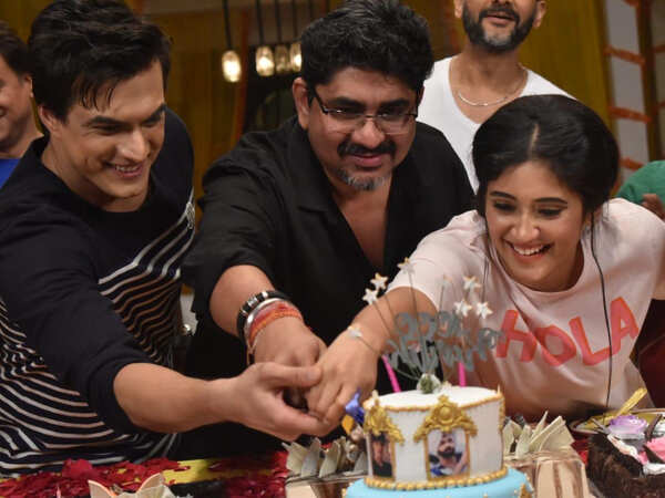 Yeh Rishtey Hain Pyaar Ke completes 200 episodes; Shaheer Sheikh ...