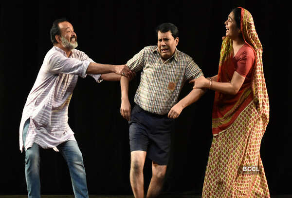 Humorous and satirical drama 'Pajeb' in Jaipur | Events Movie News ...