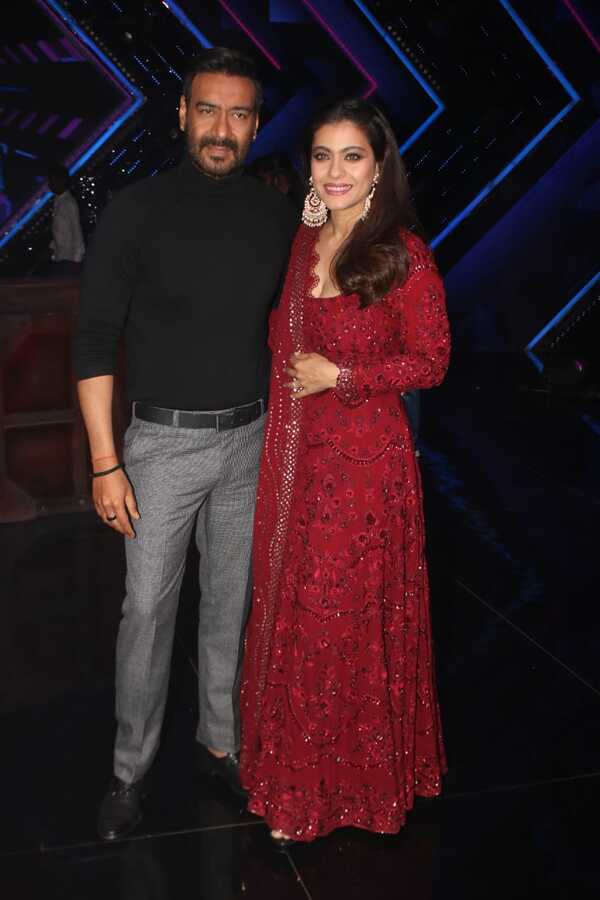 Photos: Kajol and Ajay Devgn look stunning together as they step out to ...