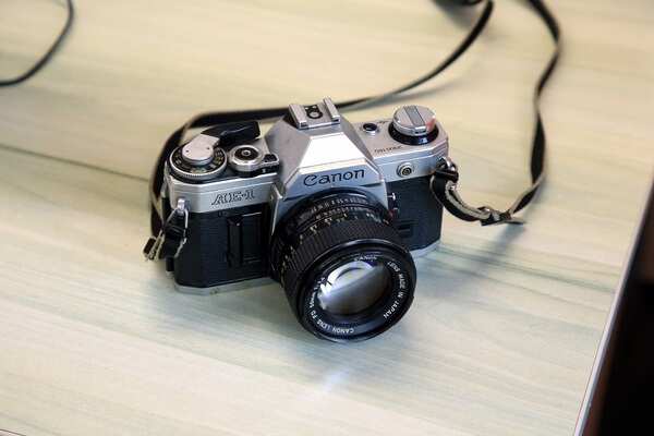 Analogue cameras shoot back into limelight - Times of India
