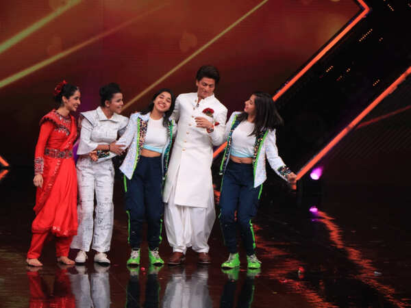 Dance + 5: Shah Rukh Khan shakes a leg with contestant Dipika - Times ...