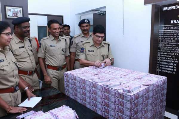 FACT CHECK: Photos of seized counterfeit currency shared claiming it ...