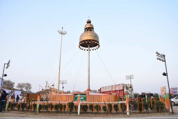 Bappi Lahiri will shoot Jhumka Gira Re remix at Bareilly’s Jhumka ...