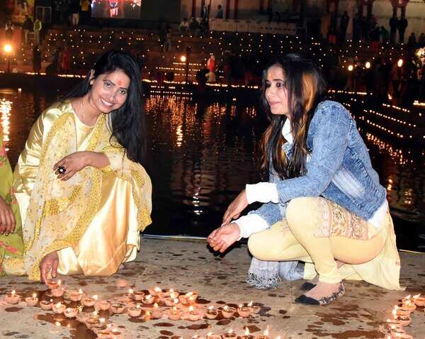 'Traditional diya lighting' was a hit among Bareilly youngsters ...