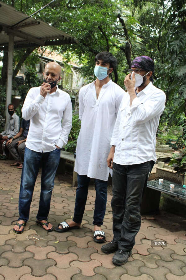 Veteran actor Jagdeep passes away: Jaaved Jaaferi, son Meezaan and ...