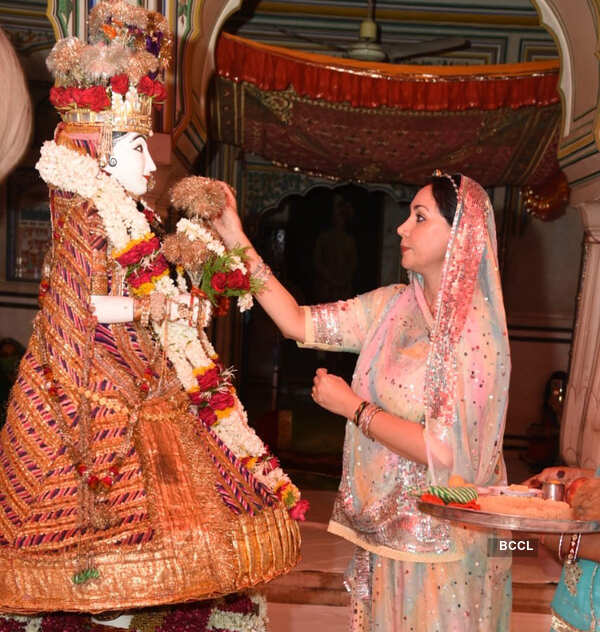 Diya Kumari performs traditional worship of Goddess Teej at City Palace ...