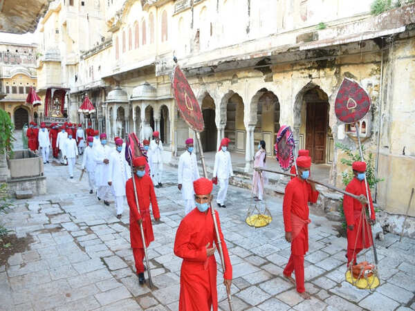 Diya Kumari performs traditional worship of Goddess Teej at City Palace ...