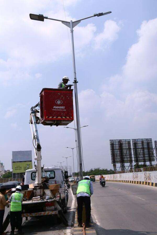 Remote control: Streetlights to be fitted with sensors | Ahmedabad News ...