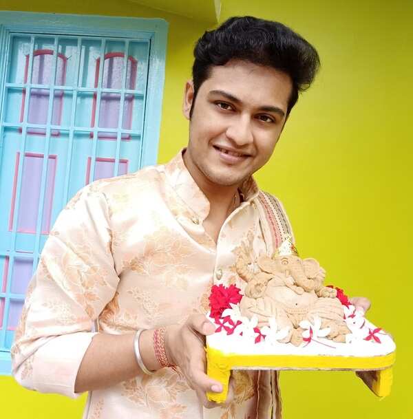 Ollywood actors celebrate Ganesh Chaturthi at home | Events Movie News ...