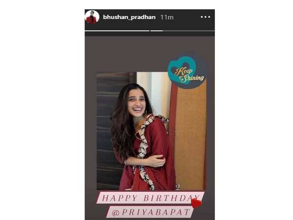 #HappyBirthday Priya Bapat: Sai Tamhankar, Sameer Vidwans and other ...