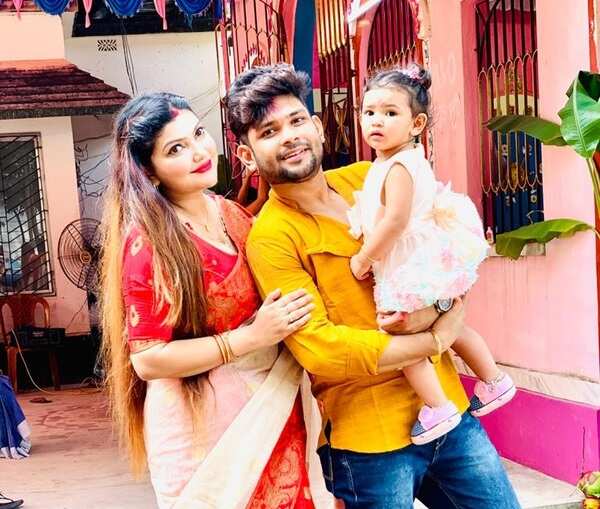 Singer Aneek Dhar to return to Kolkata for Durga Puja | Bengali Movie ...